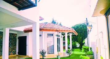 Fachada da propriedade