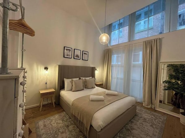 2 Bed 2 Bath City Centre Loft | Piccadilly Reviews, Deals & Photos 2026 ...