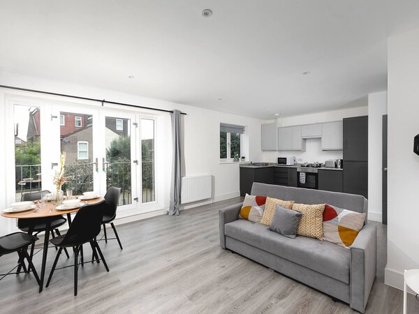 Skyvillion -Vineyard Court- Enfield 1bed With Balcony - Enfield