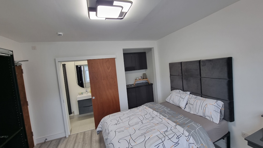 St Albans Stylish Suite With Kitchenette - Saint Albans