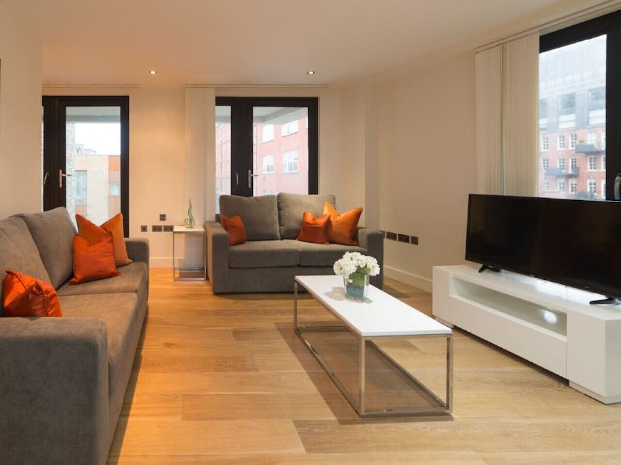 Capacity House · Central Tower Bridge Apartment - City of London