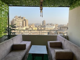 Deluxe Family Room with Terrace | Vista para a cidade