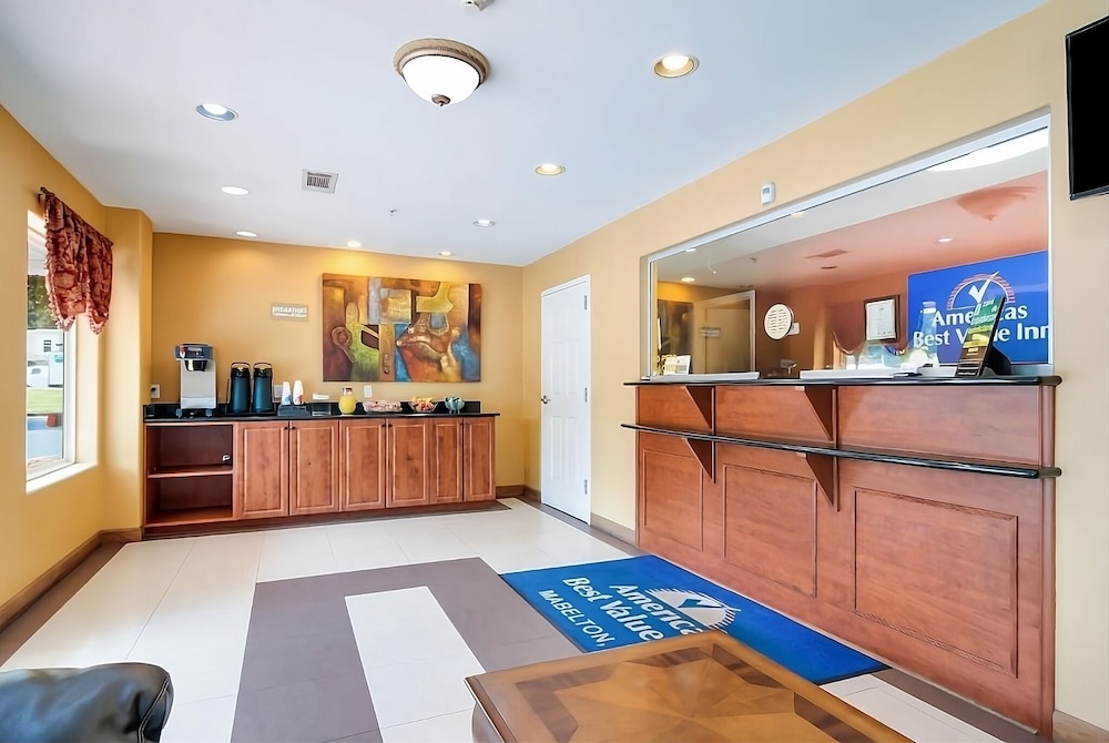 Short Drive To Georgia Aquarium And Cnn Center! Free Onsite Parking - Six Flags Over Georgia, Austell