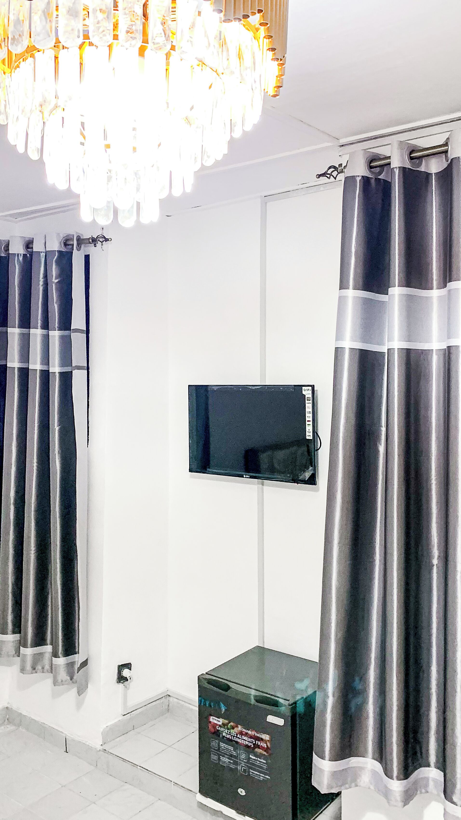 Quarto casal econômico | Wi-Fi de cortesia, roupa de cama