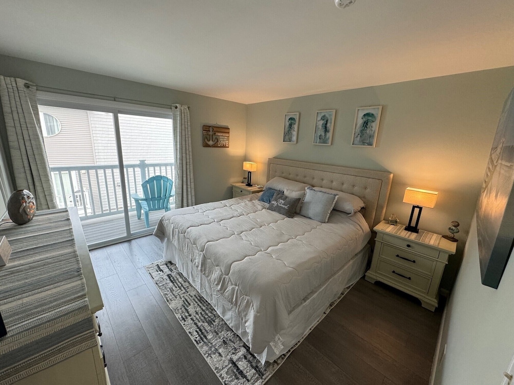 Cozy And Clean Boardwalk/beach Block Condo With Parking And Pool - Sea Isle City, NJ