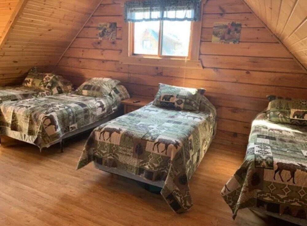 One of the best views in Warrens! 3BR 2BA Cabin near Jellystone & 3 ...
