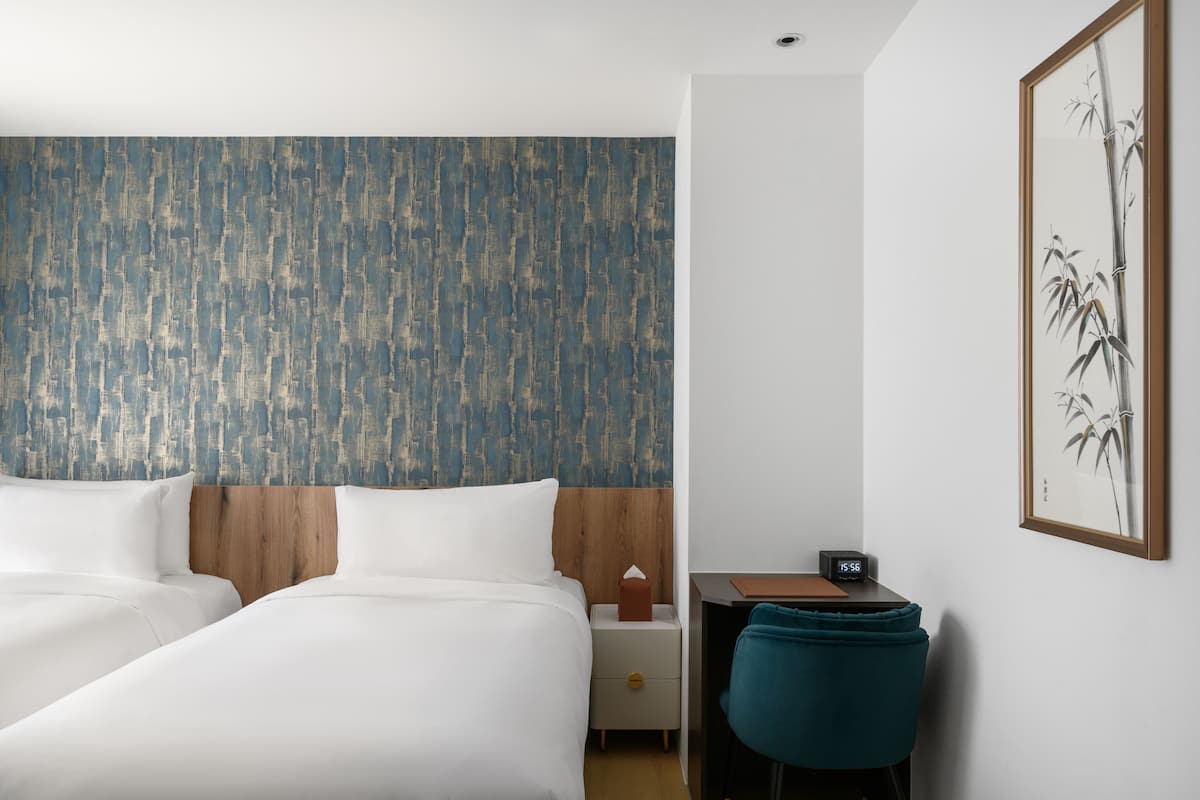 Quarto Duplo ou Twin Básico | 1 quarto, quartos insonorizados, Wi-fi grátis