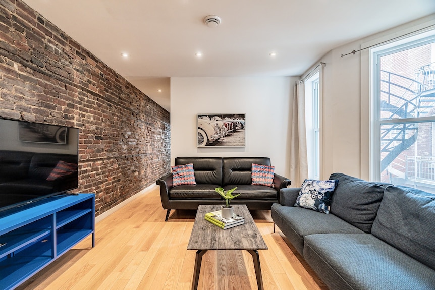 Le Plateau Group Stay Near Metro With Parking Spot - Québec