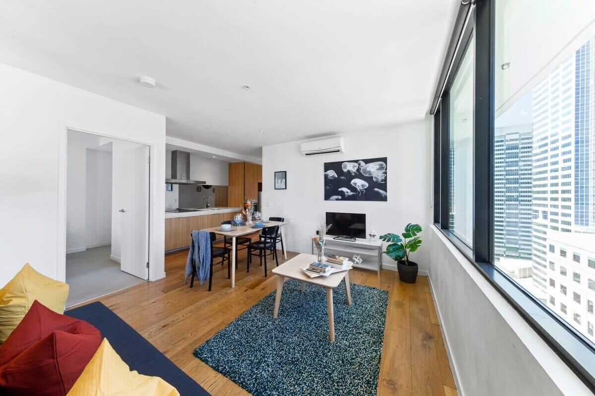 A Chic 2br Apt, City Views Near Southern Cross - Melbourne