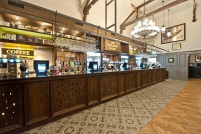 Golden Hope By JD Wetherspoon