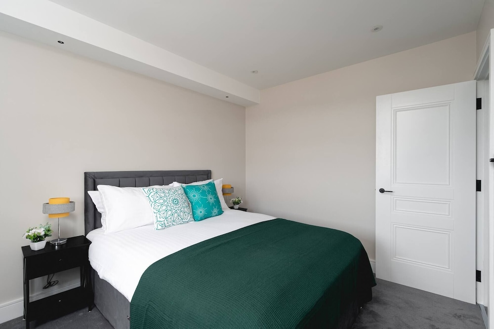 Skyvillion -4bed Cozy Cockfosters Apt Mins To Tube - Enfield
