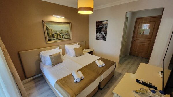 Güneş Otel - Edremit, Balıkesir