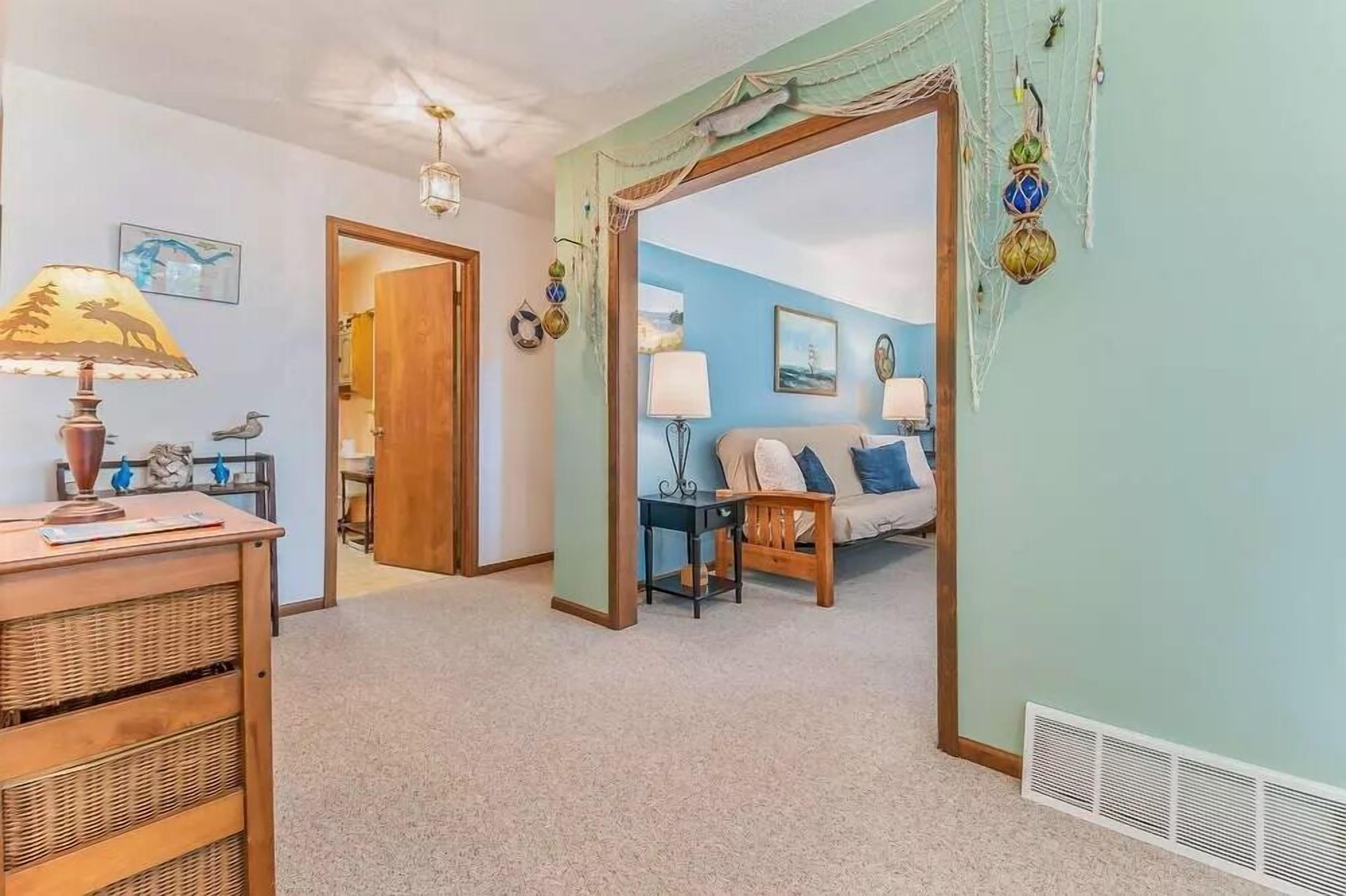 2 Br, 2 Ba Cottage On Middle Bayou Of Hamlin Lake. - Ludington, MI