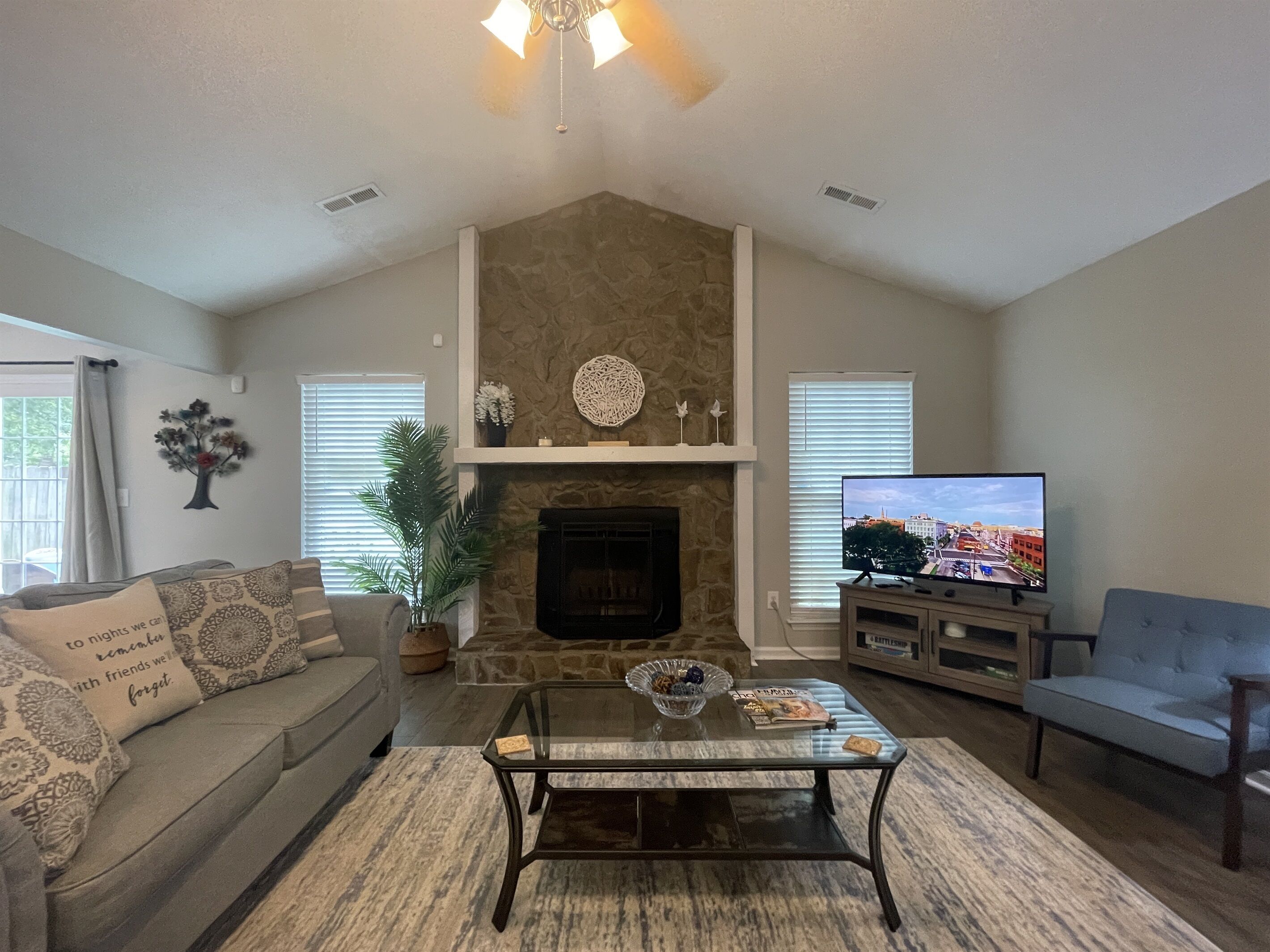 2 King Suites Hot Tub Fire Pit Air Hockey 2 - Charleston, SC