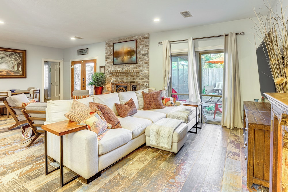 Dog-friendly Cypress Vacation Rental W/ Lanai! - Houston, TX