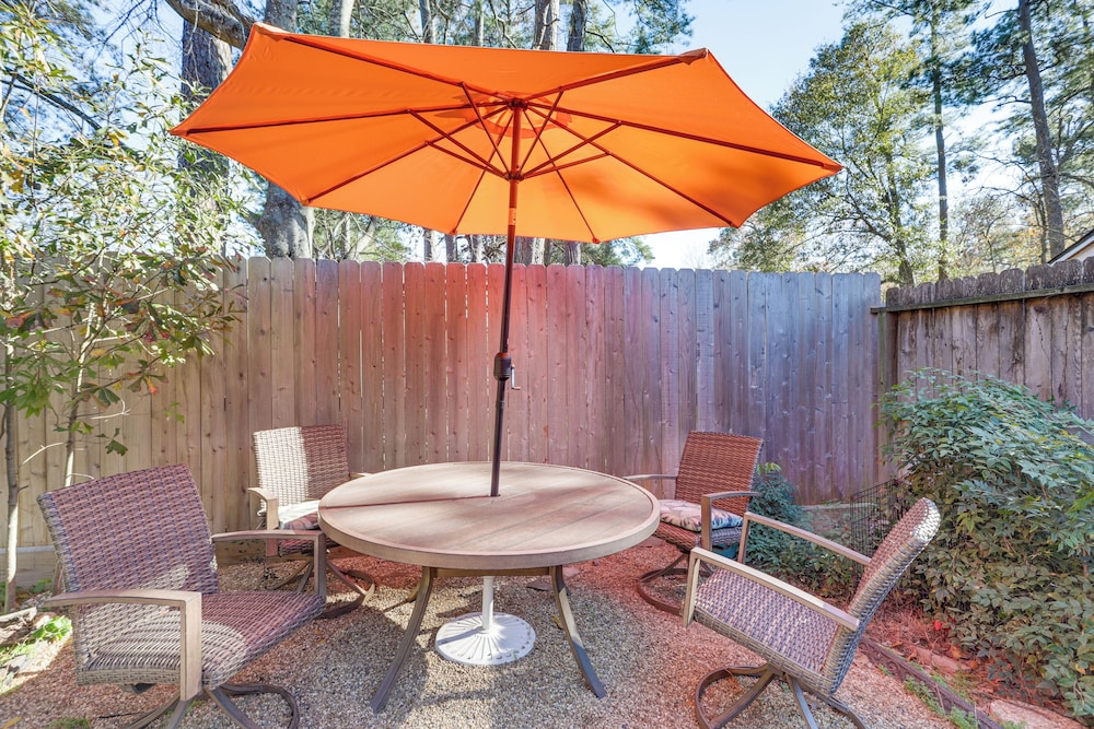 Dog-friendly Cypress Vacation Rental W/ Lanai! - Houston, TX