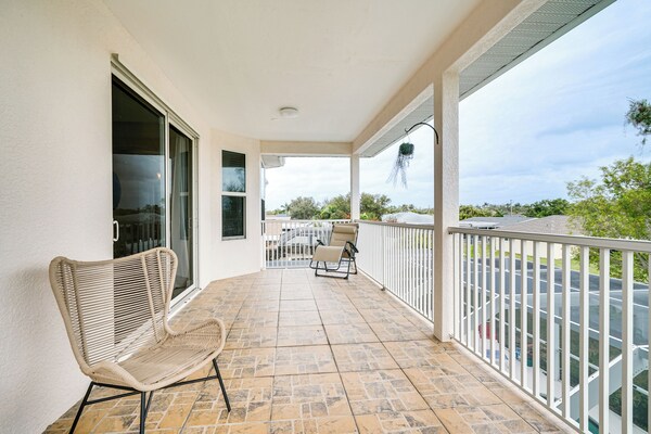 Hot Tub + Fire Pit: Spacious Cape Coral Oasis! - Fort Myers, FL