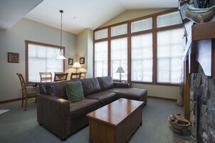 Apartamento em Condomínio Fechado, 2 quartos | Sala de estar