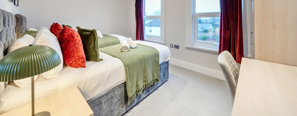 Newly Refurbished 2 Bed Apt For Groups/contractors - Farnham