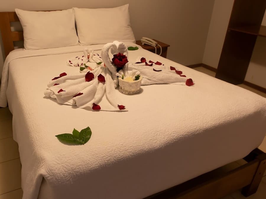 Quarto romântico | Individualmente decorados, ferros/tábuas de passar roupa