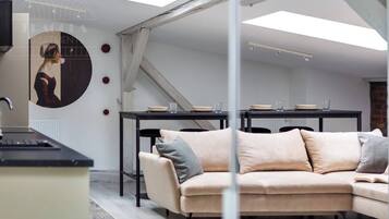 Apartamento Familiar | Sala | TV de ecrã plano