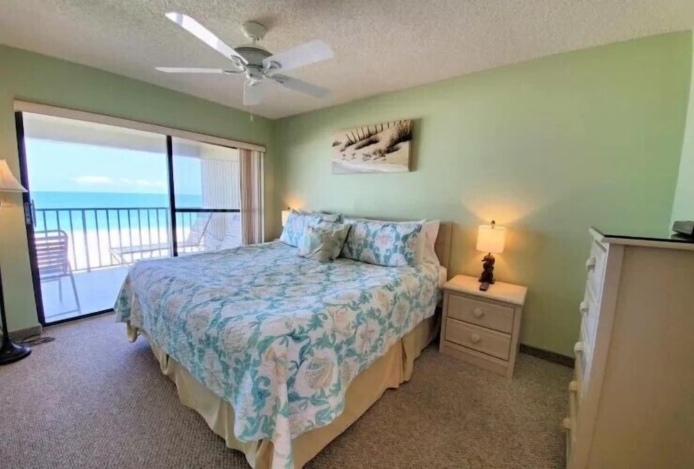 New Listing! Gulf Beach Resort 601 Gulf Front Heated Pool - St. Pete Beach, FL