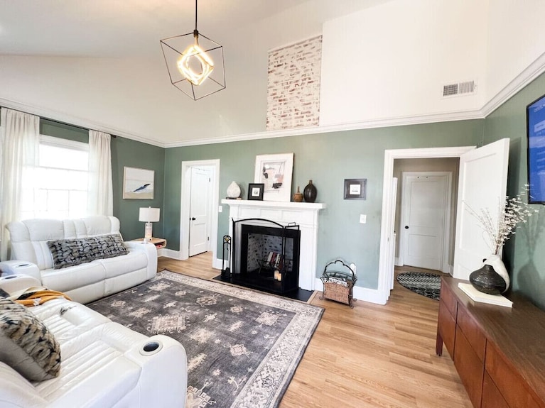 Downtown Sptg Historic Pet Friendly Home Sleeps 4 - Spartanburg, SC