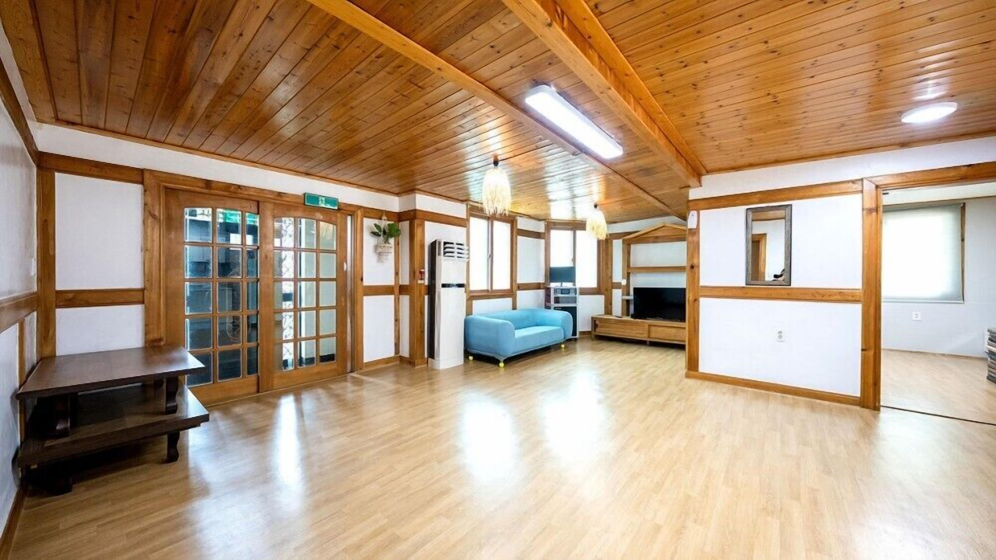 Quarto (102) | 1 quarto 