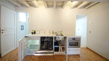 Apartamento | Sala de estar | TV de ecrã plano