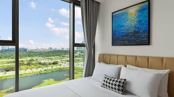 Apartamento Deluxe, 2 quartos, cozinha, Vista para a cidade | Secretária, secretária adequada para computadores portáteis