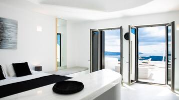 Deluxe Suite with Outdoor Hot Tub | Roupa de alta qualidade, camas de colchão viscoelástico