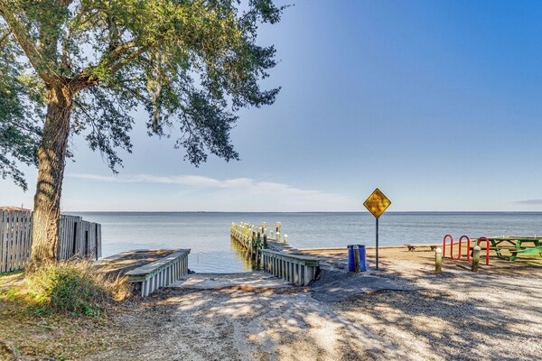 Gulf Breeze Home W/ Deck: Walk To Public Boat Ramp - Pensacola Beach, FL