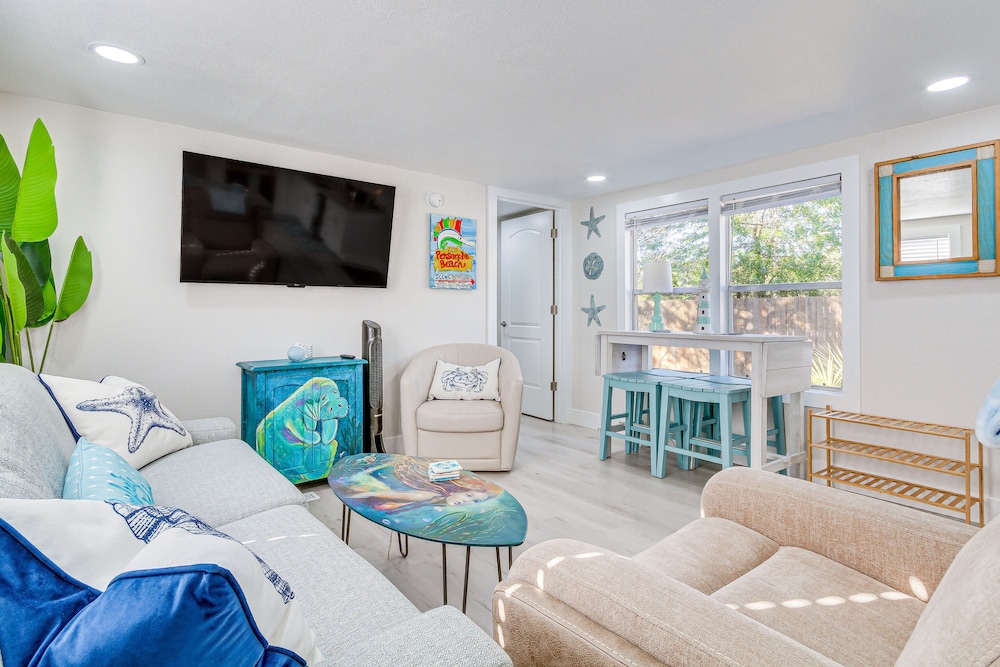 Gulf Breeze Home W/ Deck: Walk To Public Boat Ramp - Pensacola Beach, FL