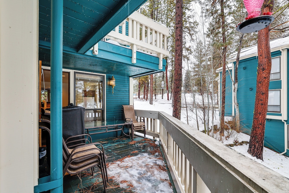 Meadow Creek Golf Resort Condo: Skiing & Lake Life - Idaho