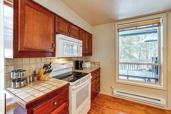 Meadow Creek Golf Resort Condo: Skiing & Lake Life - Idaho (State)