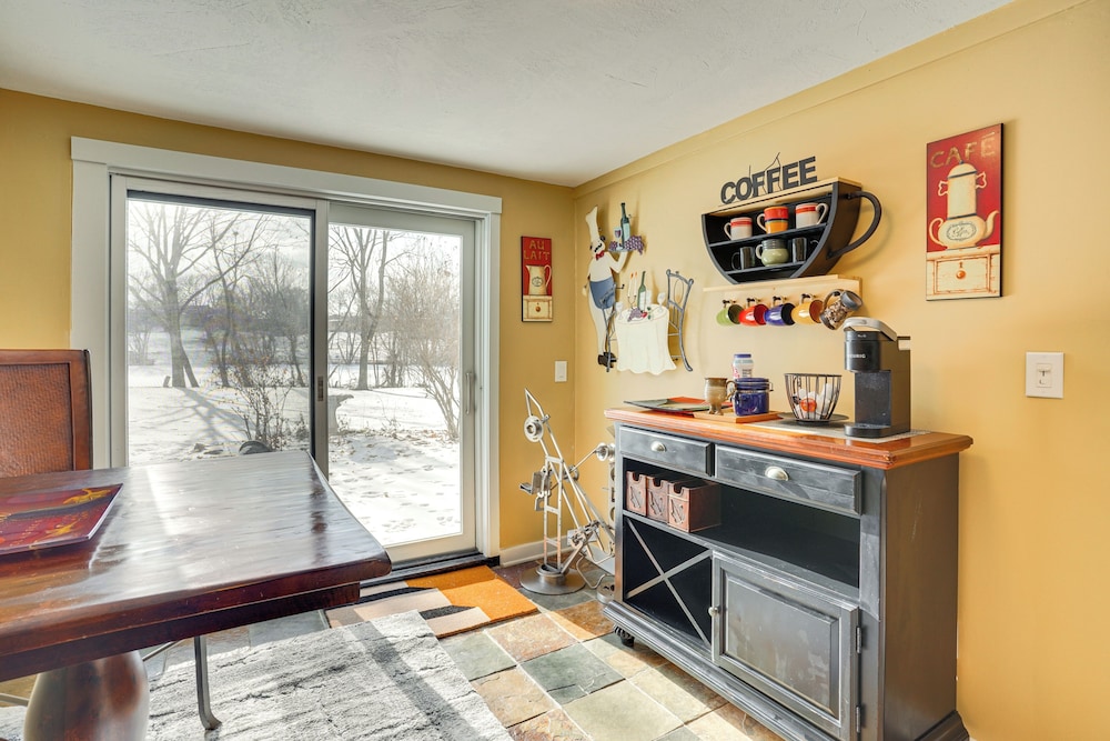 Charming Savage Home W/ Yard: 18 Mi To Minneapolis - Eden Prairie, MN