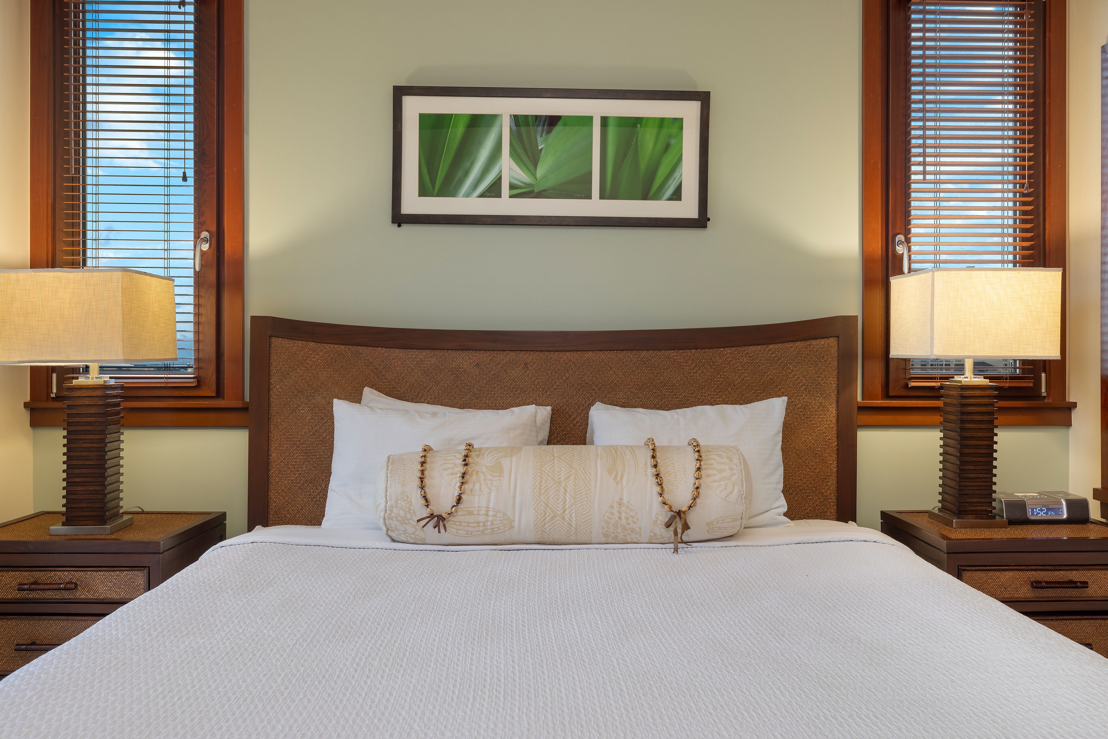 Ko Olina Beach Villas O1006: Luxe Penthouse W/pool, Golf, & Ocean Views - Mililani, HI