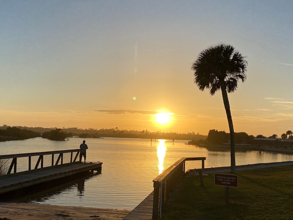 Palm Coast Sun & 4 Min. To Ocean - Palm Coast