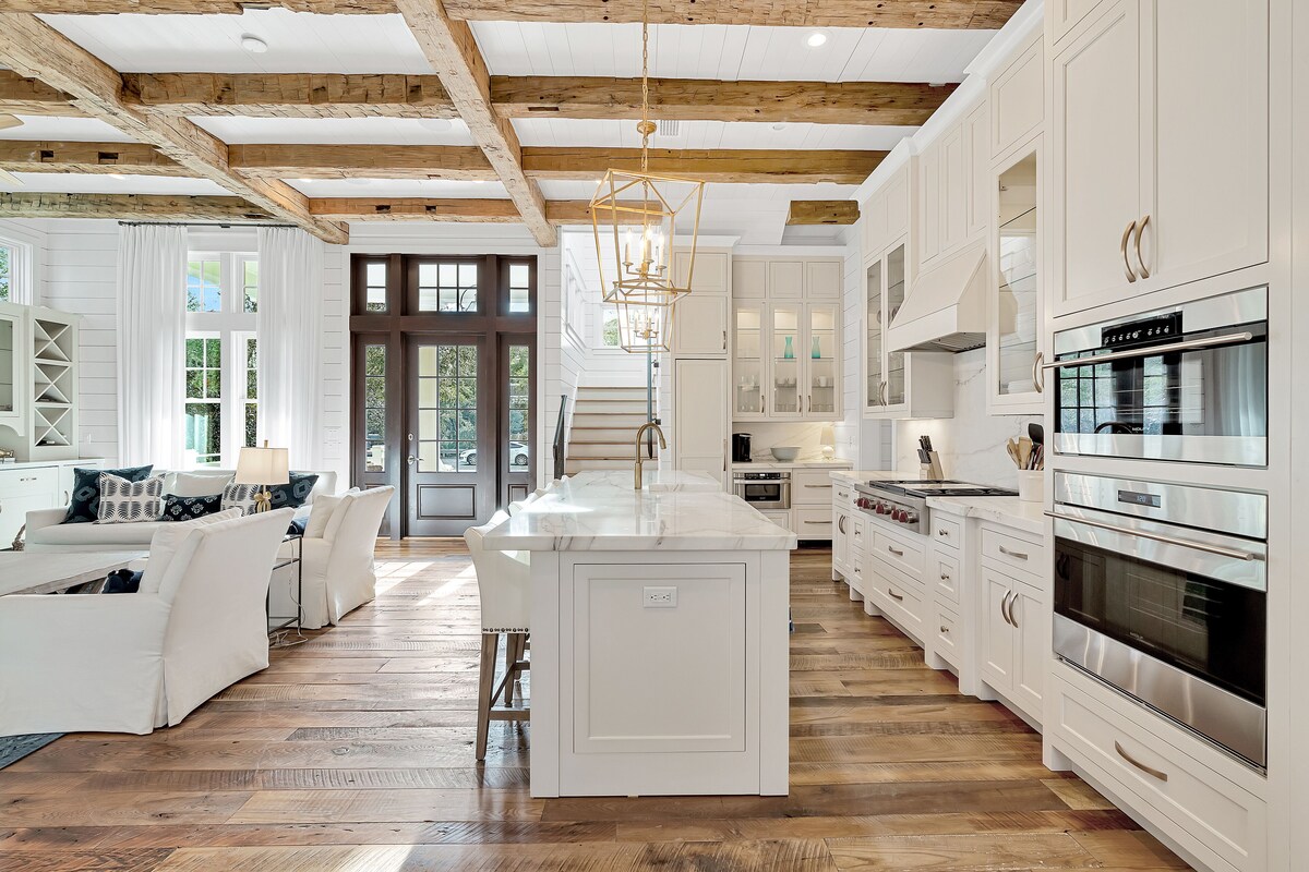 Catch the breeze, lose the stress at Call Me the Breeze/Private Pool ...