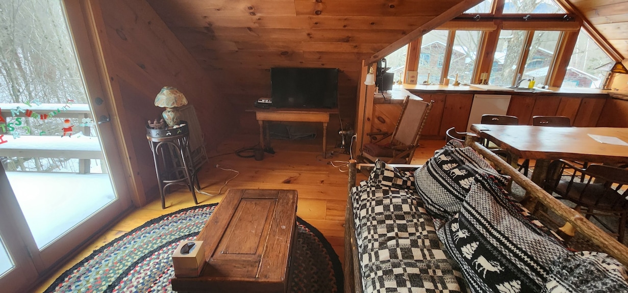 Carriage House Studio Apt- Secluded, Mountain Views, Babbling Brook, Countryside - Emerald Lake State Park, East Dorset