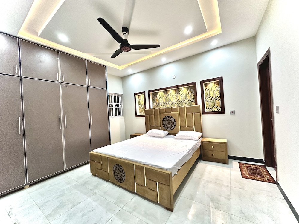 Spacious Family House In Bahria 8, Islamabad/rawalpindi - Islamabad