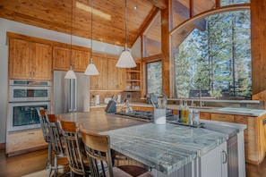 Casa, várias camas (Stone Peak Lodge) | Cozinha privada