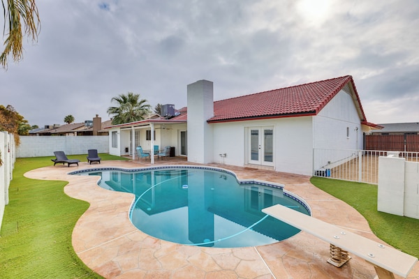 8 Mi To State Farm Stadium: Home W/ Pool - Phoenix, AZ
