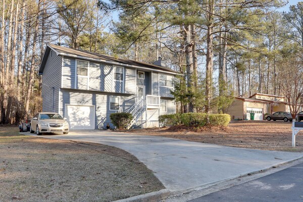 Lithonia Home, 5 Mi To Panola Mountain State Park - Lake Jodeco, GA