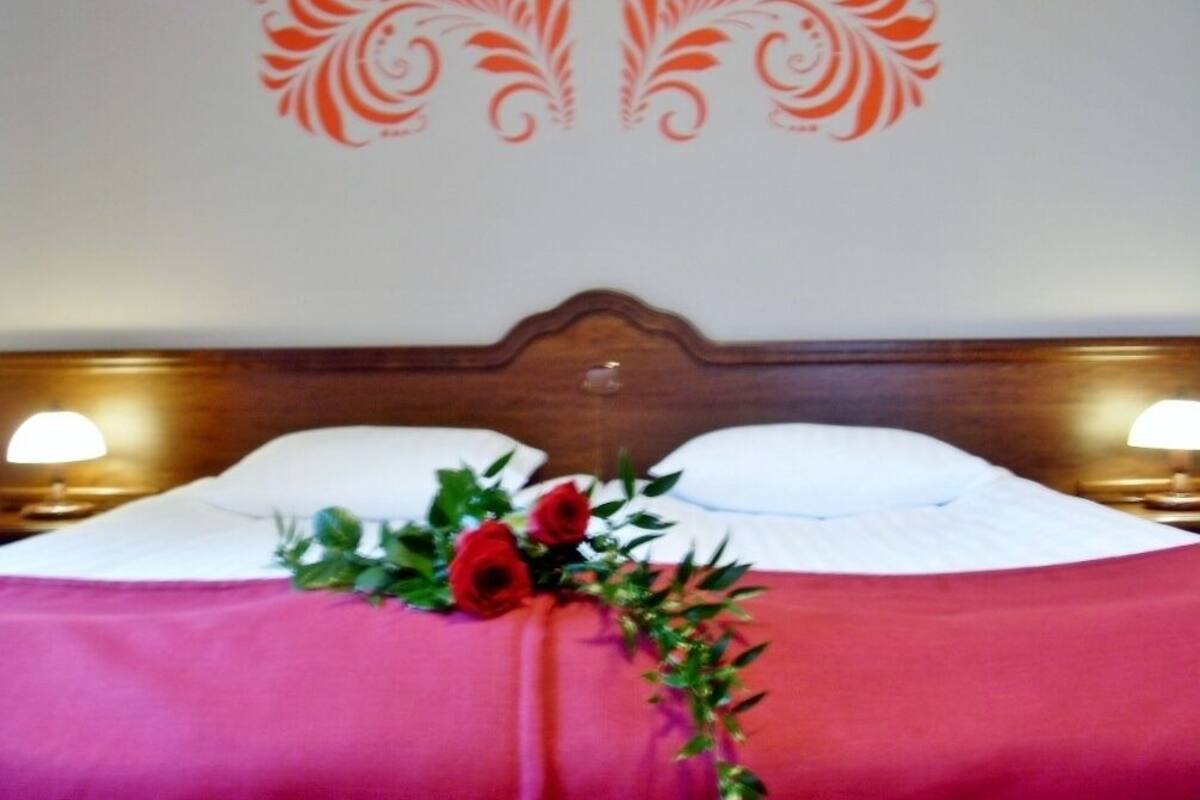 Quarto Triplo Clássico | Berço de viagem, camas desdobráveis, Wi-fi grátis