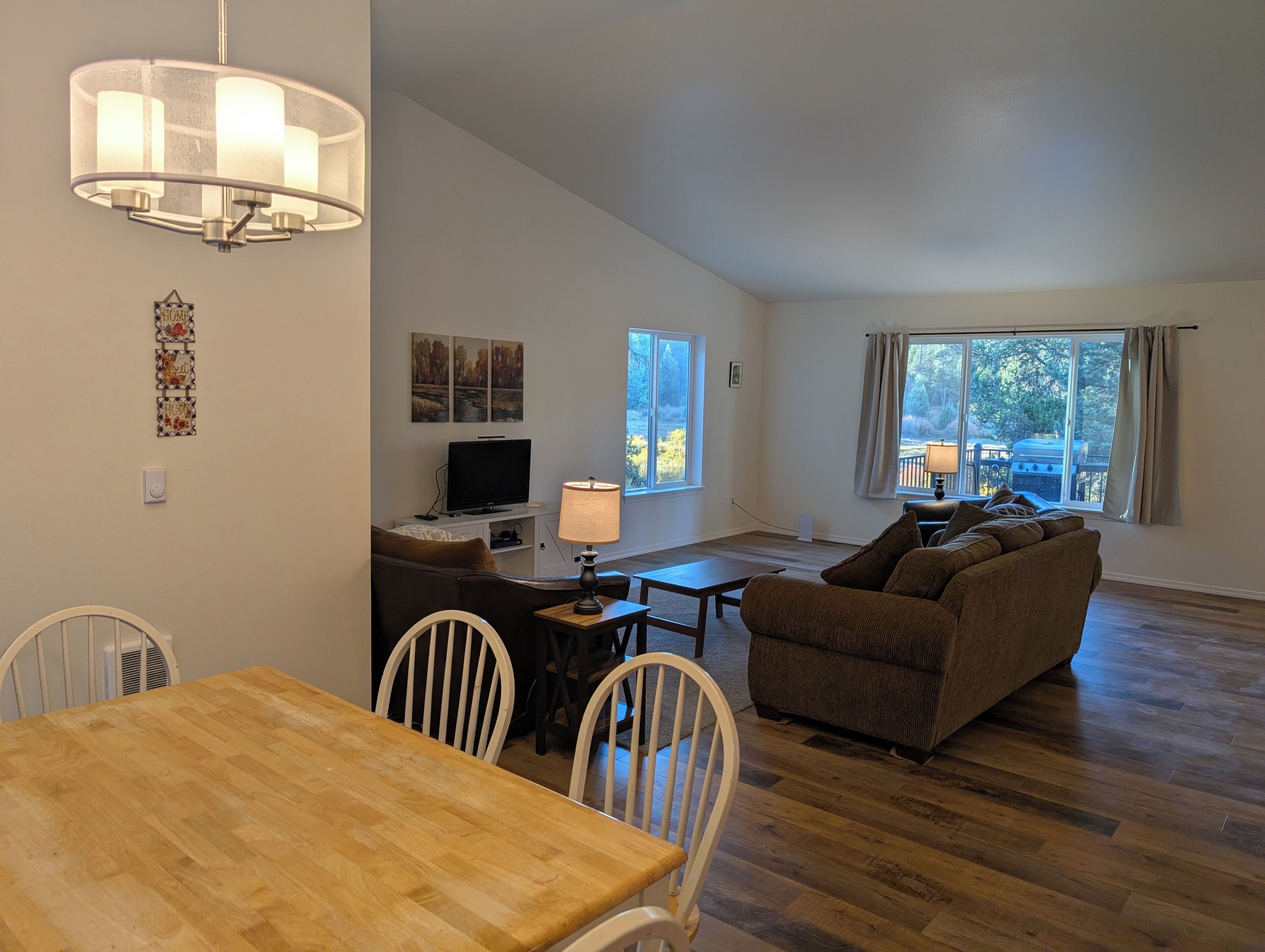 Wild Woods - Cascades Riverside Retreat - Odell Lake, OR