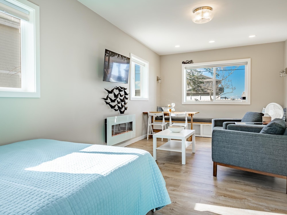 Creekside Studio- Right Across From The Beach. - Birch Bay, WA