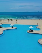 3 piscinas externas