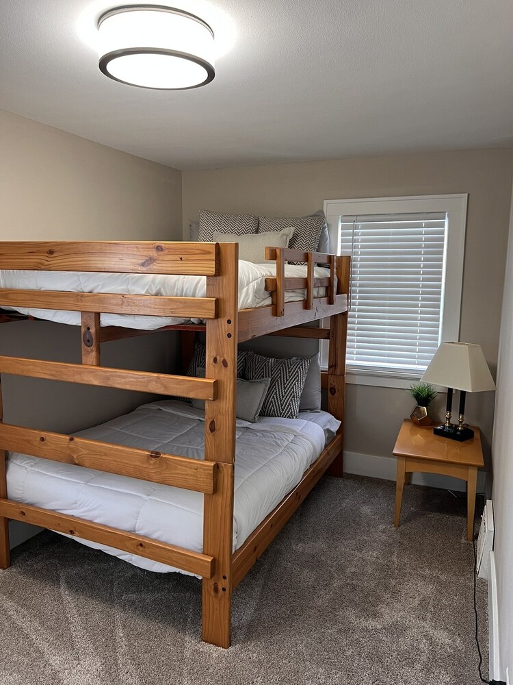 Updated cozy home just two blocks from downtown Wisconsin Dells ...