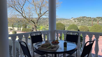 Casa Panorâmica, vista para a montanha | Terraço/pátio interior